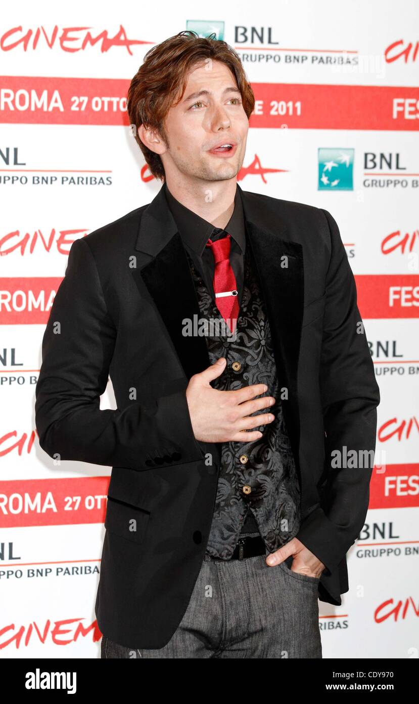Jackson rathbone the twilight saga hi-res stock photography and images ...