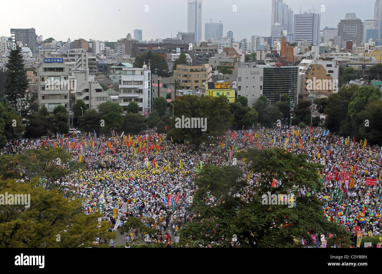 Sept. 19, 2011 - Tokyo, Japan - Thousands of anti-nuclear power people ...