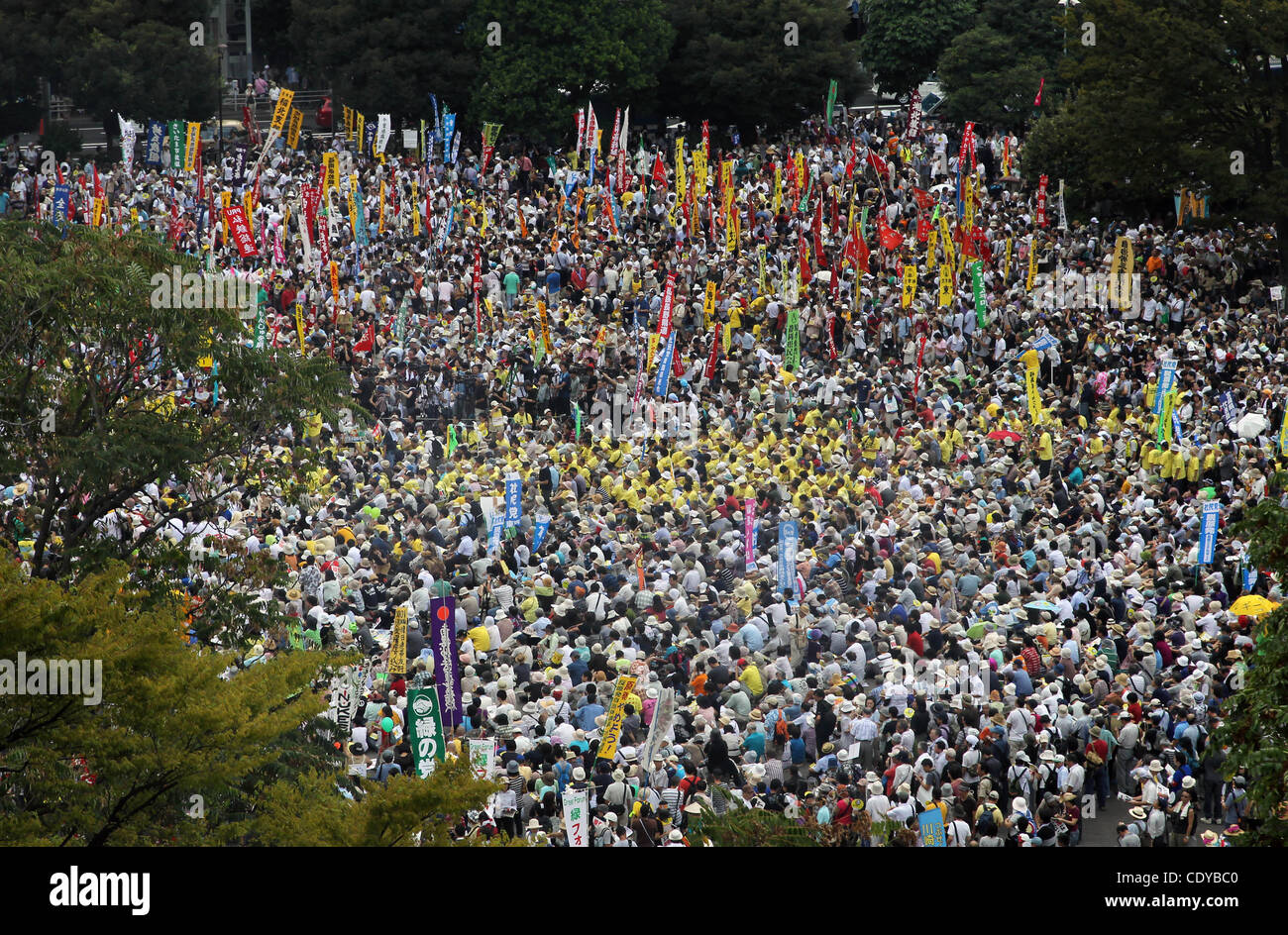 Sept. 19, 2011 - Tokyo, Japan - Thousands of anti-nuclear power people ...