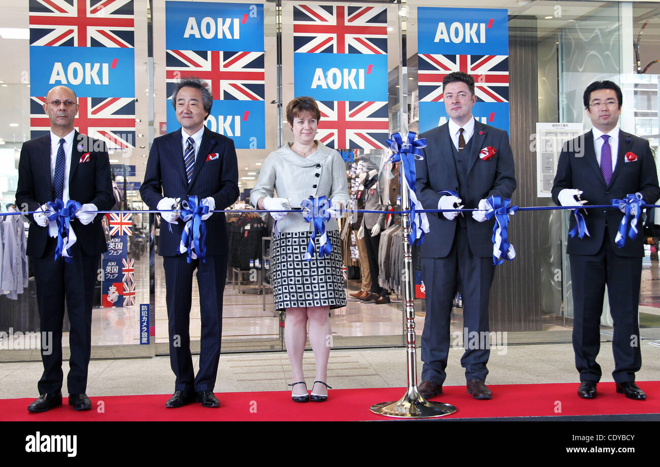 Sept. 28, 2011 - Tokyo, Japan - British designer David Keech (2R) and A ...