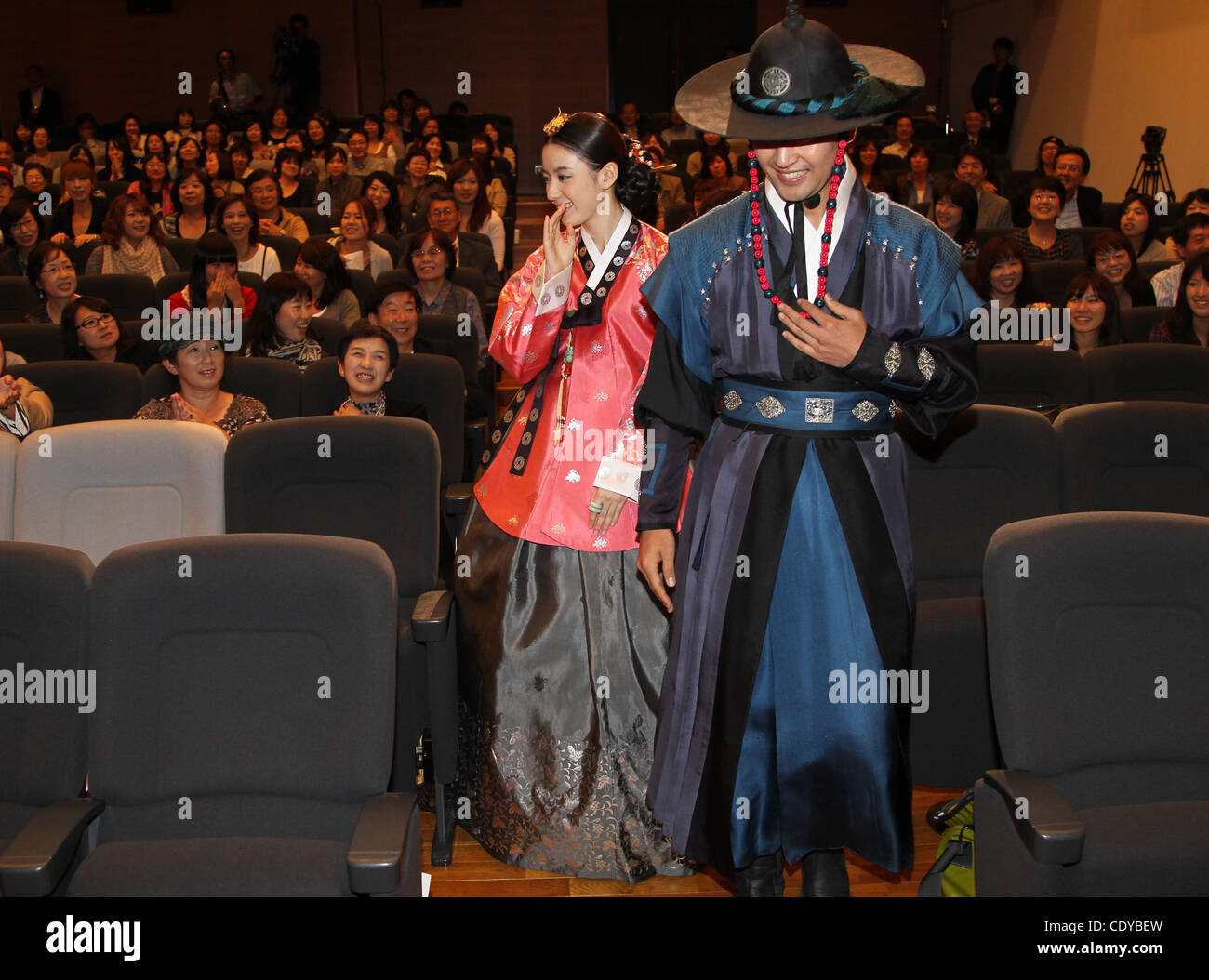 Oct. 12, 2011 - Tokyo, Japan - South Korean Actress Han Hyo-Ju and ...