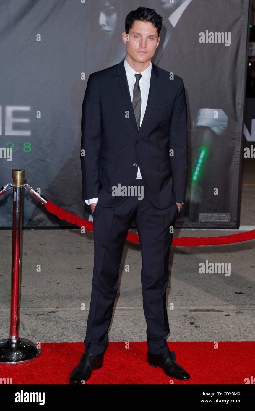 Oct 20, 2011 - Los Angeles, California, USA - Actor TOBY HEMINGWAY at ...