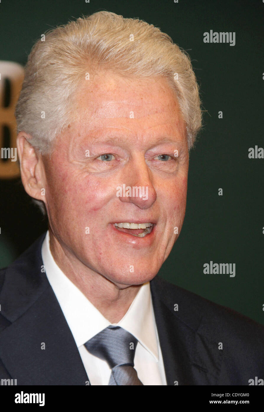 Nov. 8, 2011 - New York, New York, U.S. - Former President BILL CLINTON ...