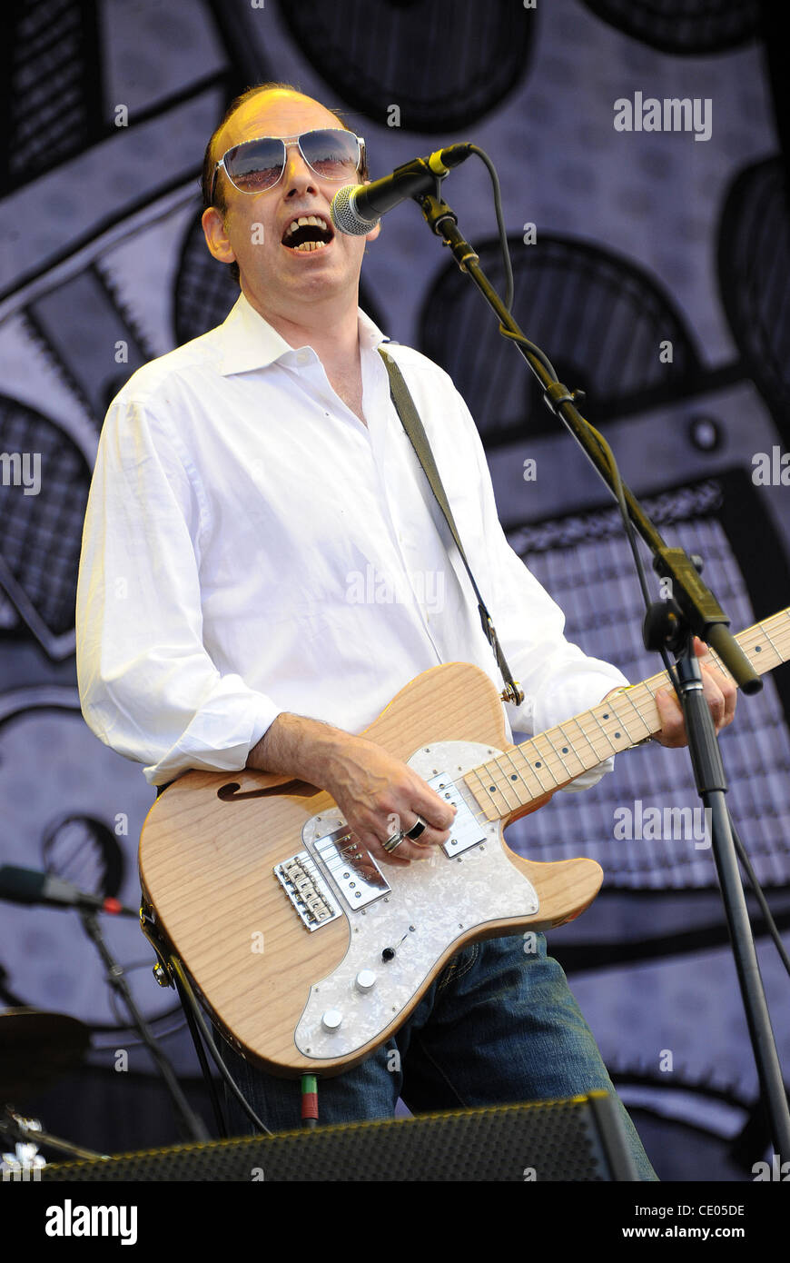 Aug 6, 2011 - Chicago, Illinois; USA - Singer / Guitarist MICK JONES of ...