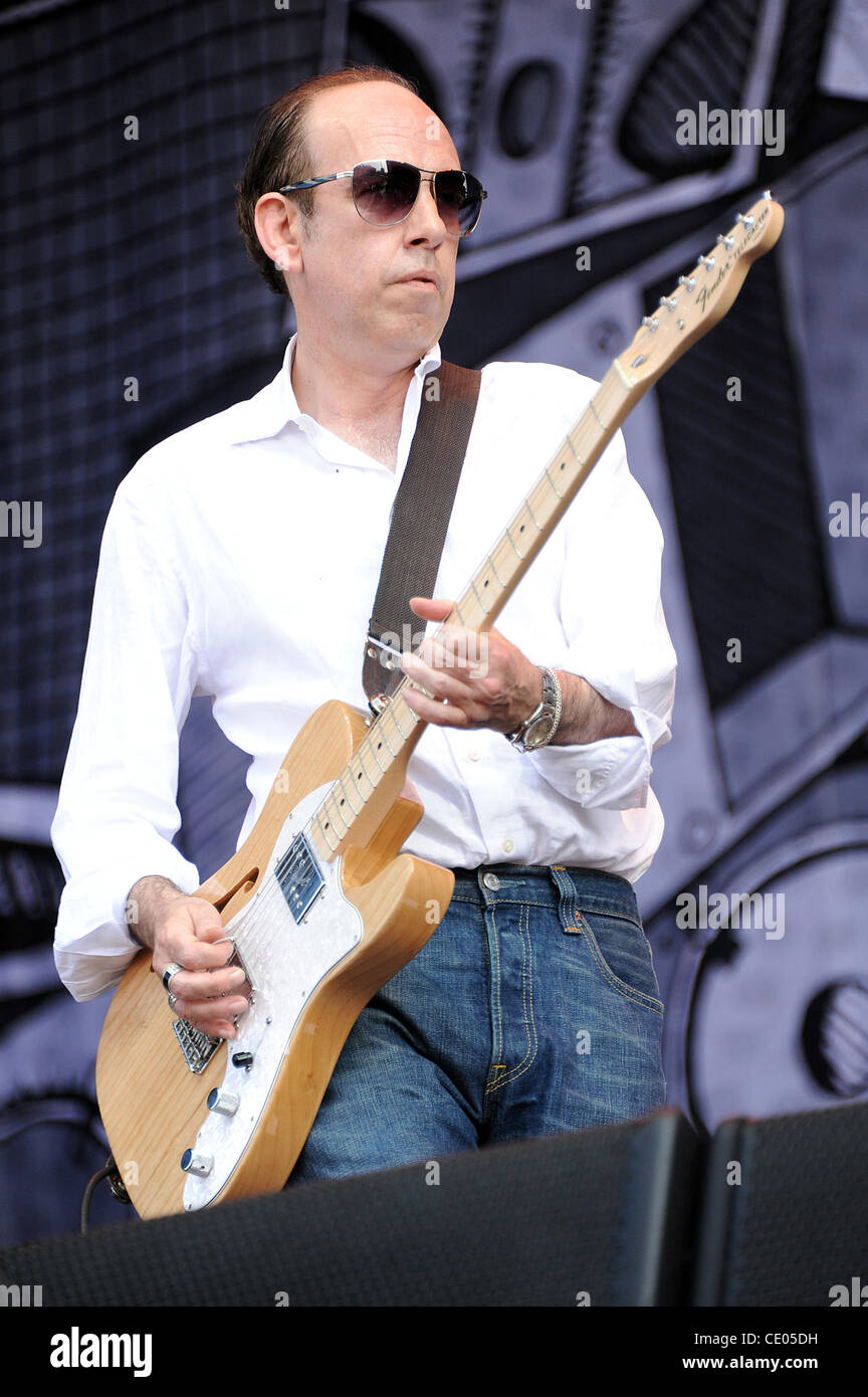 Aug 6, 2011 - Chicago, Illinois; USA - Singer / Guitarist MICK JONES of ...