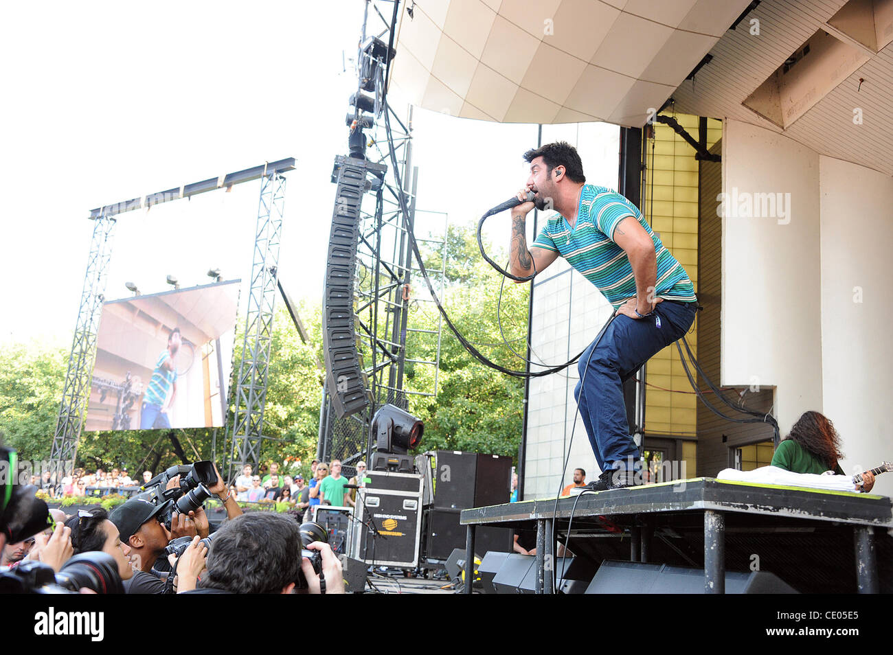 Chino moreno live hi-res stock photography and images - Alamy