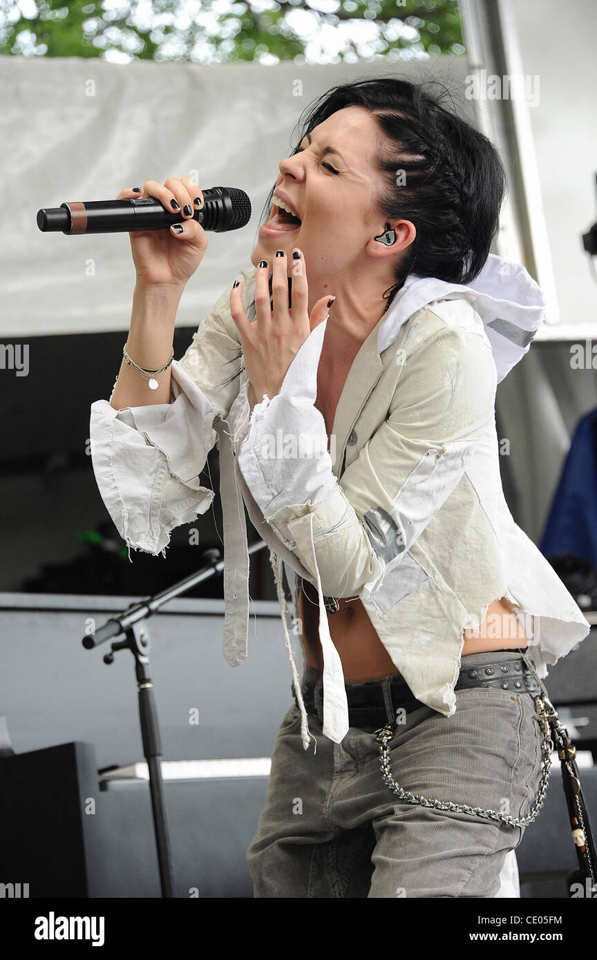 Aug 6, 2011 - Chicago, Illinois; USA - Singer SKYLAR GREY performs live ...