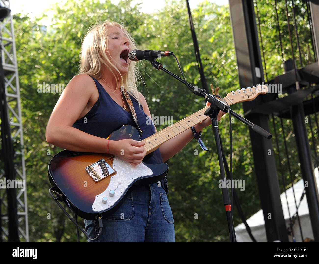 Lissie singer hi-res stock photography and images - Alamy