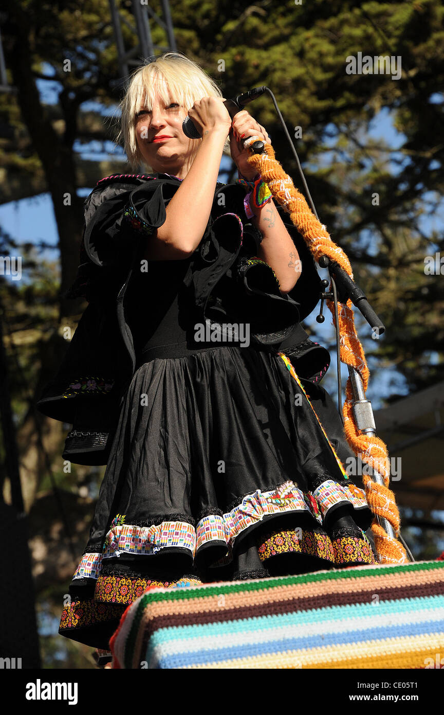 Sia singer hi-res stock photography and images - Alamy
