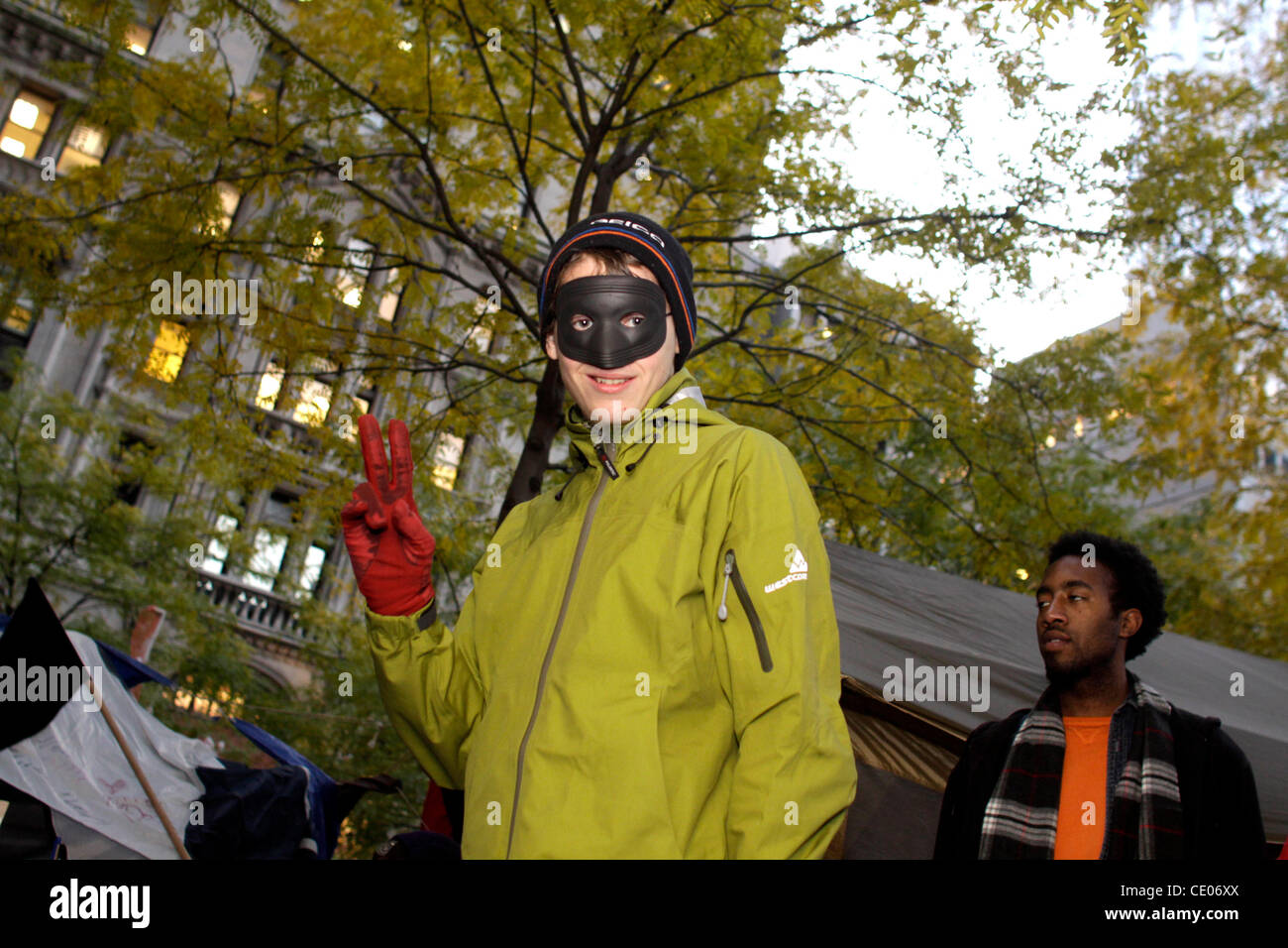 Protester wearing a mask hi-res stock photography and images - Alamy