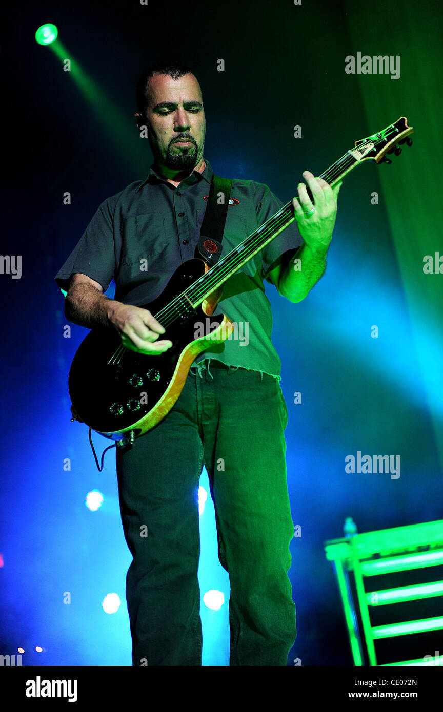 Gutiarist hi-res stock photography and images - Alamy