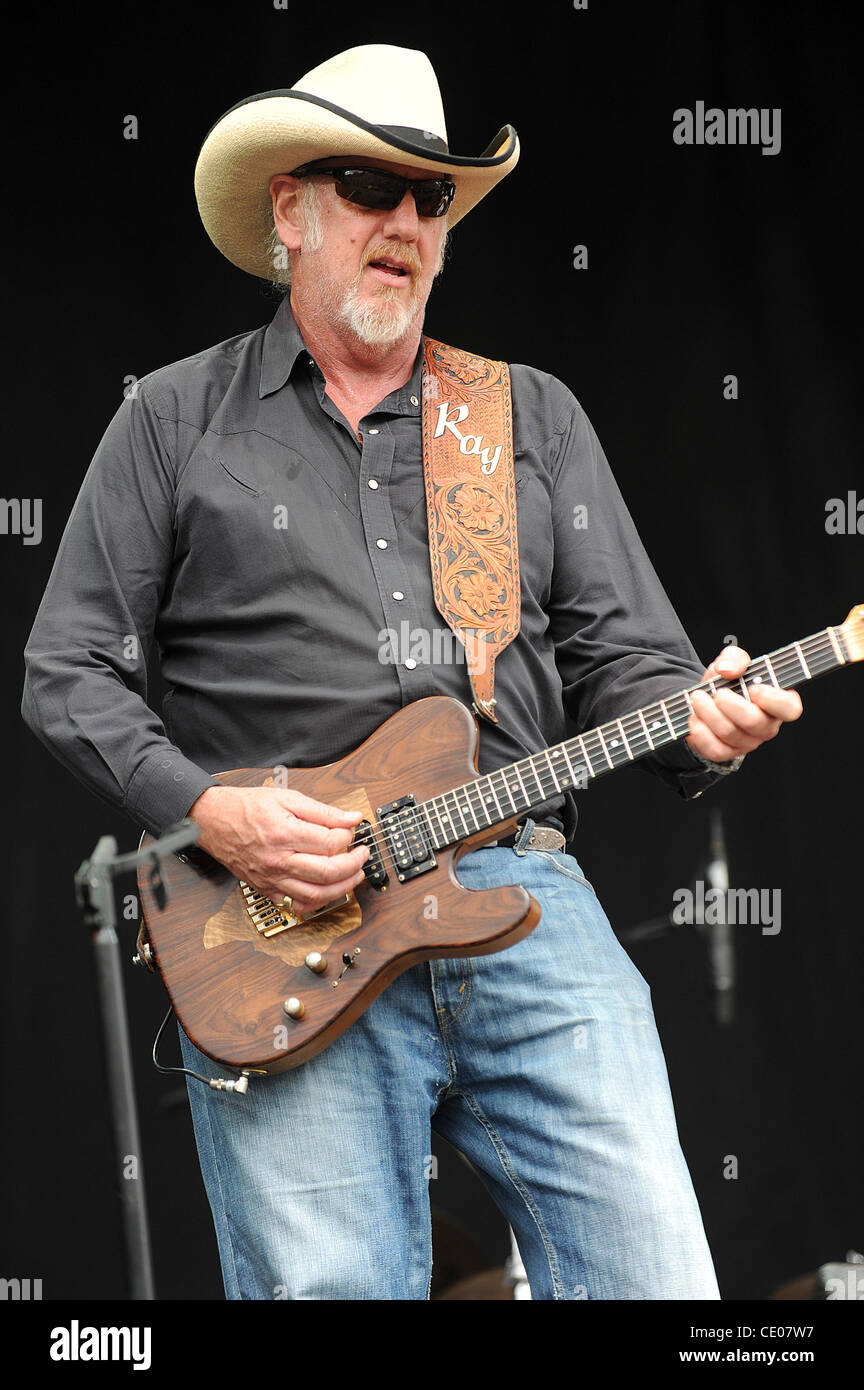Ray benson of asleep at the wheel hi-res stock photography and images ...