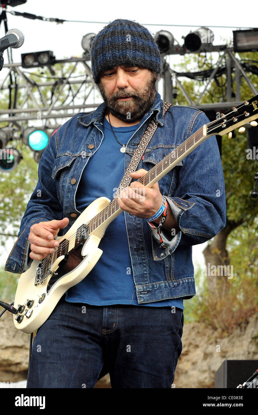 Daniel lanois hi-res stock photography and images - Alamy