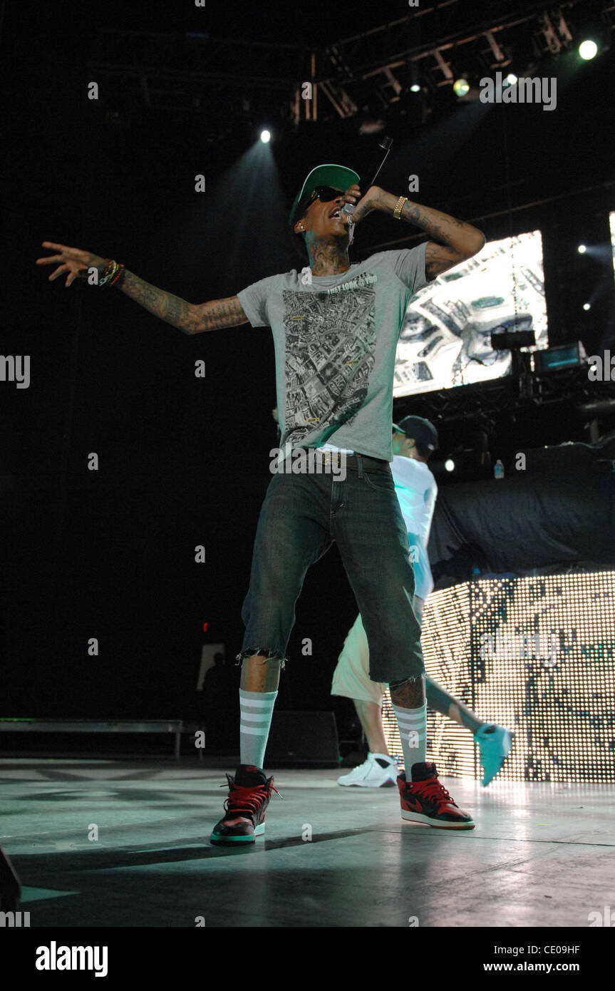 WIZ KHALIFA brings his style of hip hop rap to the NETELOS PAVILLION in ...
