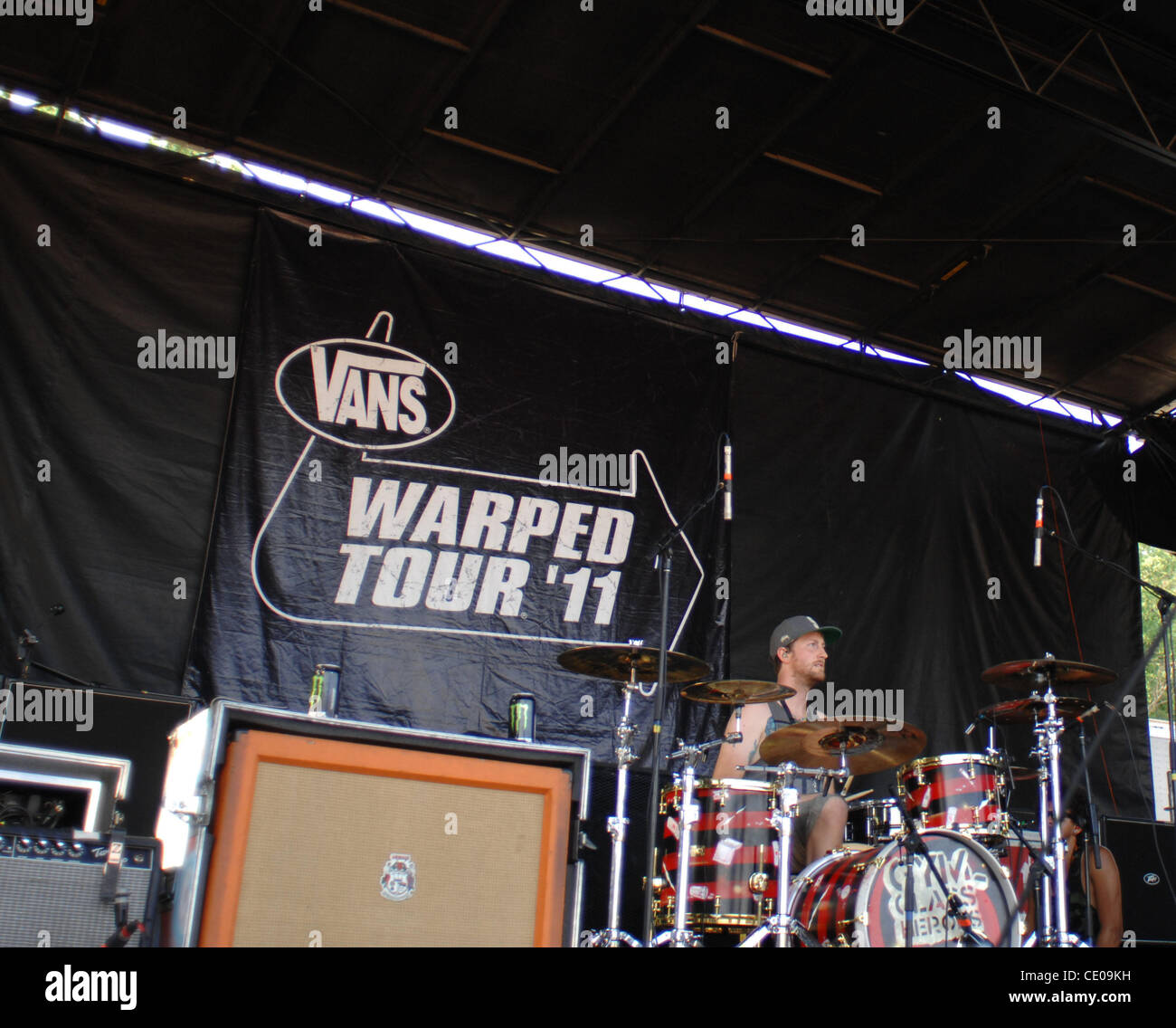 VANS WARP TOUR 2011 features GYM CLASS HEROS whose ALTERNATIVE HIP HOP ...