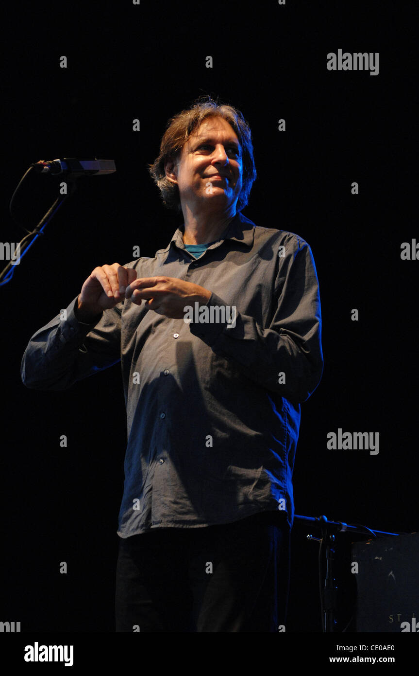 Multi Grammy winner BELA FLECK brings the orginal lineup of BLEA FLECK ...