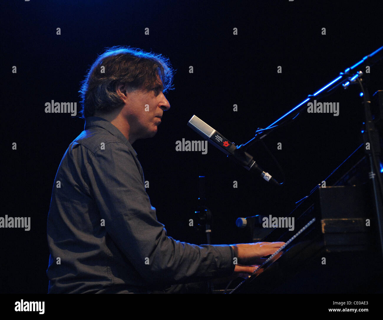 Multi Grammy winner BELA FLECK brings the orginal lineup of BLEA FLECK ...