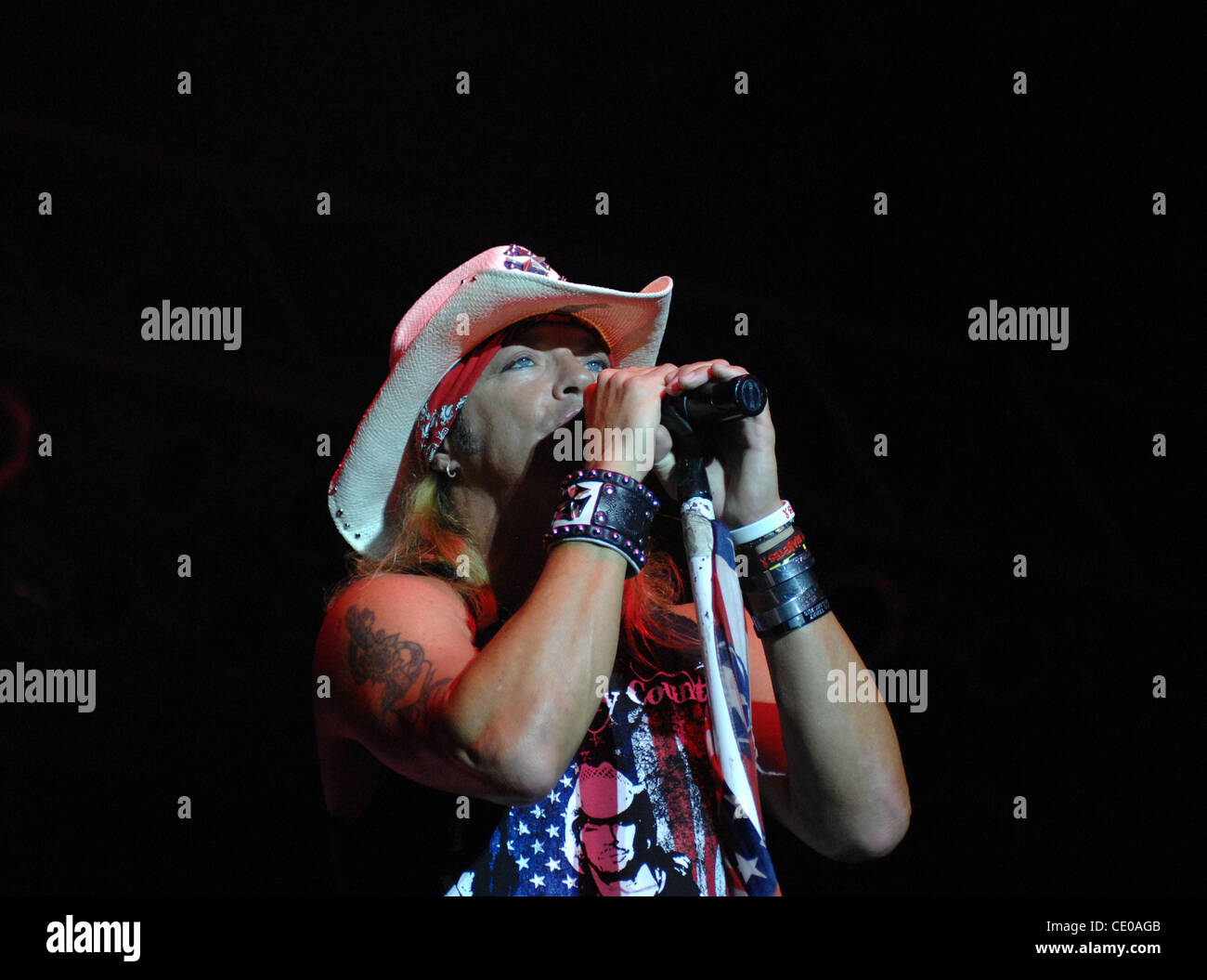 BRET MICHAELS former lead singer of POISON rocks the crowd on his solo ...