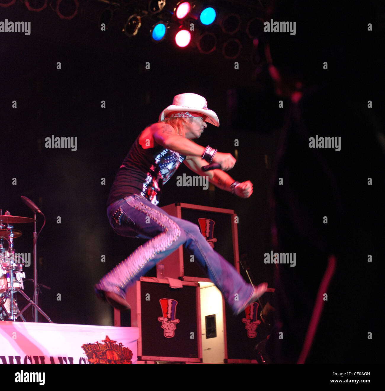 BRET MICHAELS former lead singer of POISON rocks the crowd on his solo ...