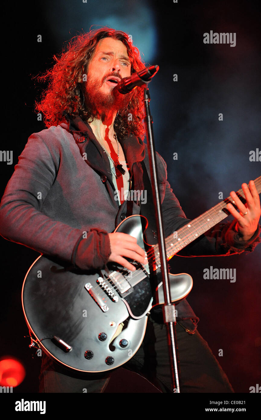 Chris cornell band hi-res stock photography and images - Alamy