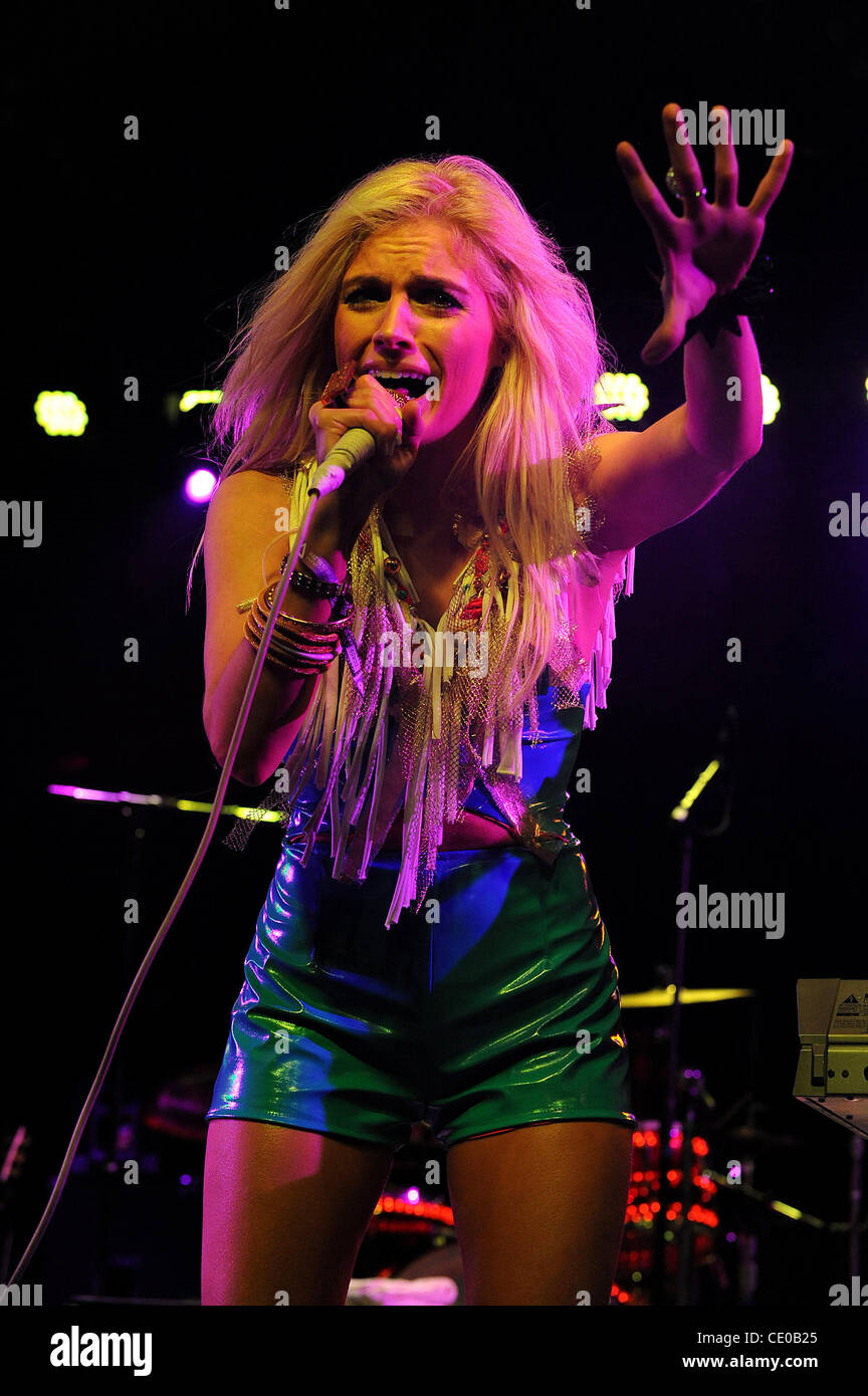 Oct 28, 2011 - New Orleans, Louisiana; USA - Singer RACHEL VETTE of the ...