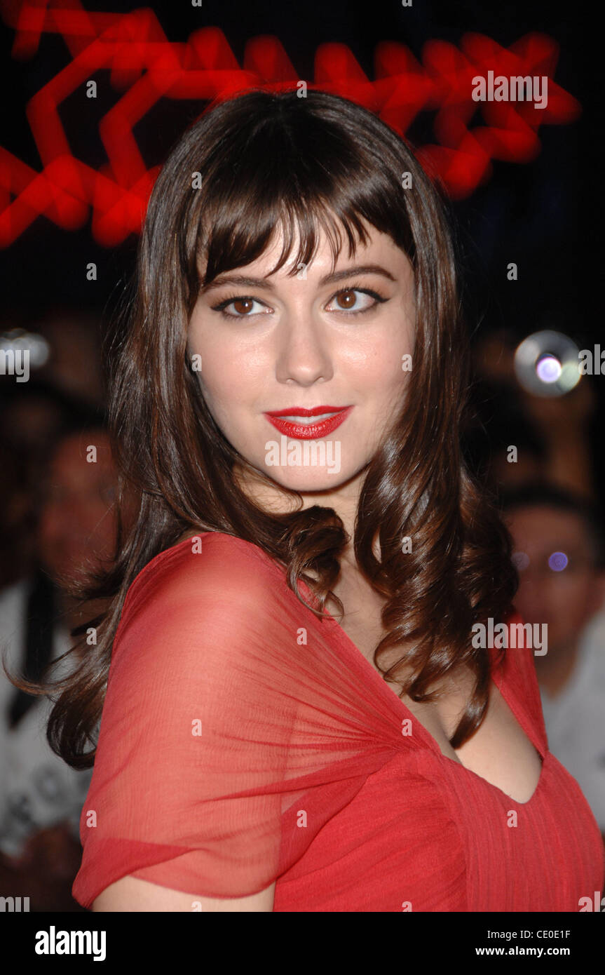 Oct. 10, 2011 - Hollywood, California, U.S. - Mary Elizabeth Winstead ...