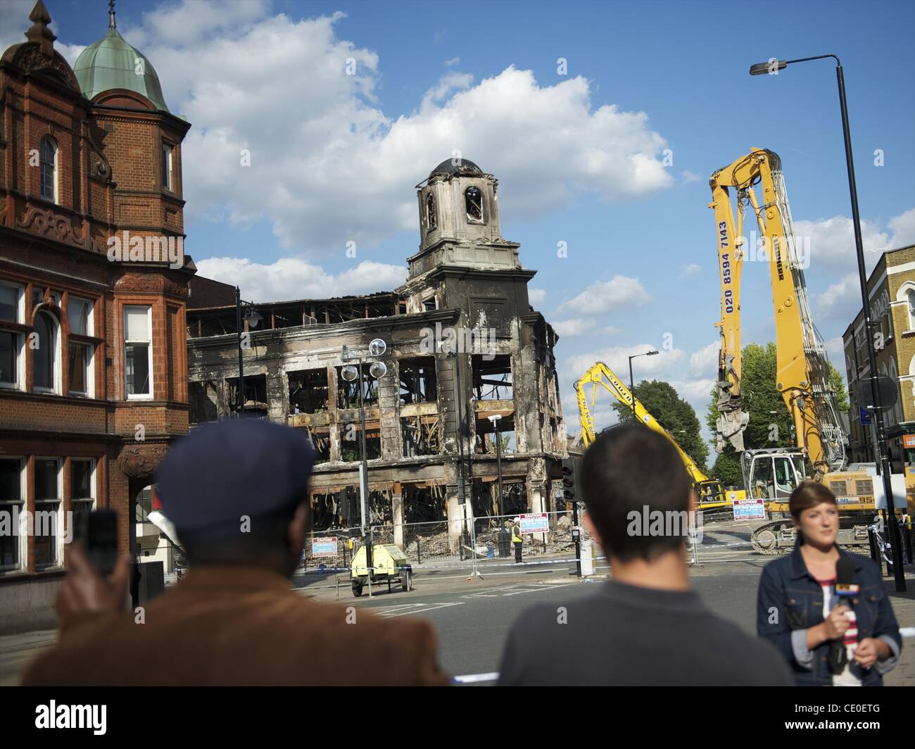 Tottenham high street london hi-res stock photography and images - Alamy
