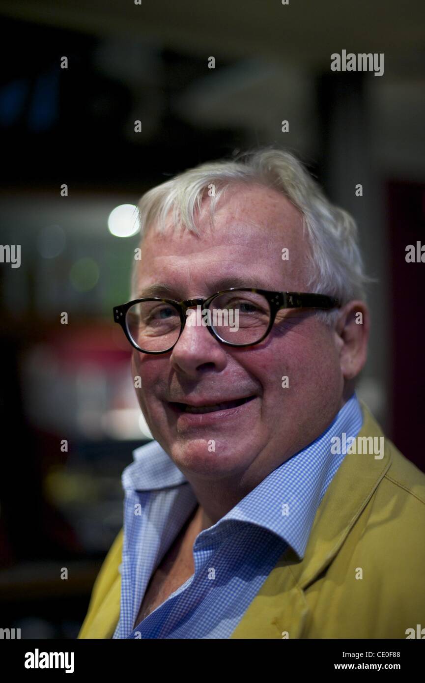 Christopher Biggins High Resolution Stock Photography and Images - Alamy