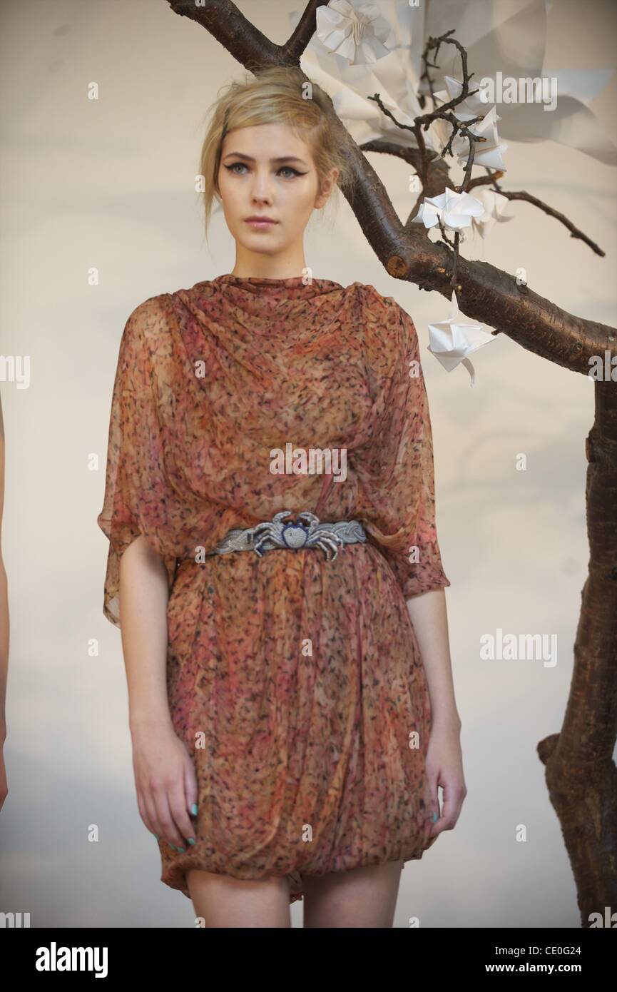 Sept. 20, 2011 - Birmingham, England, UK - Models exhibit the Saloni ...