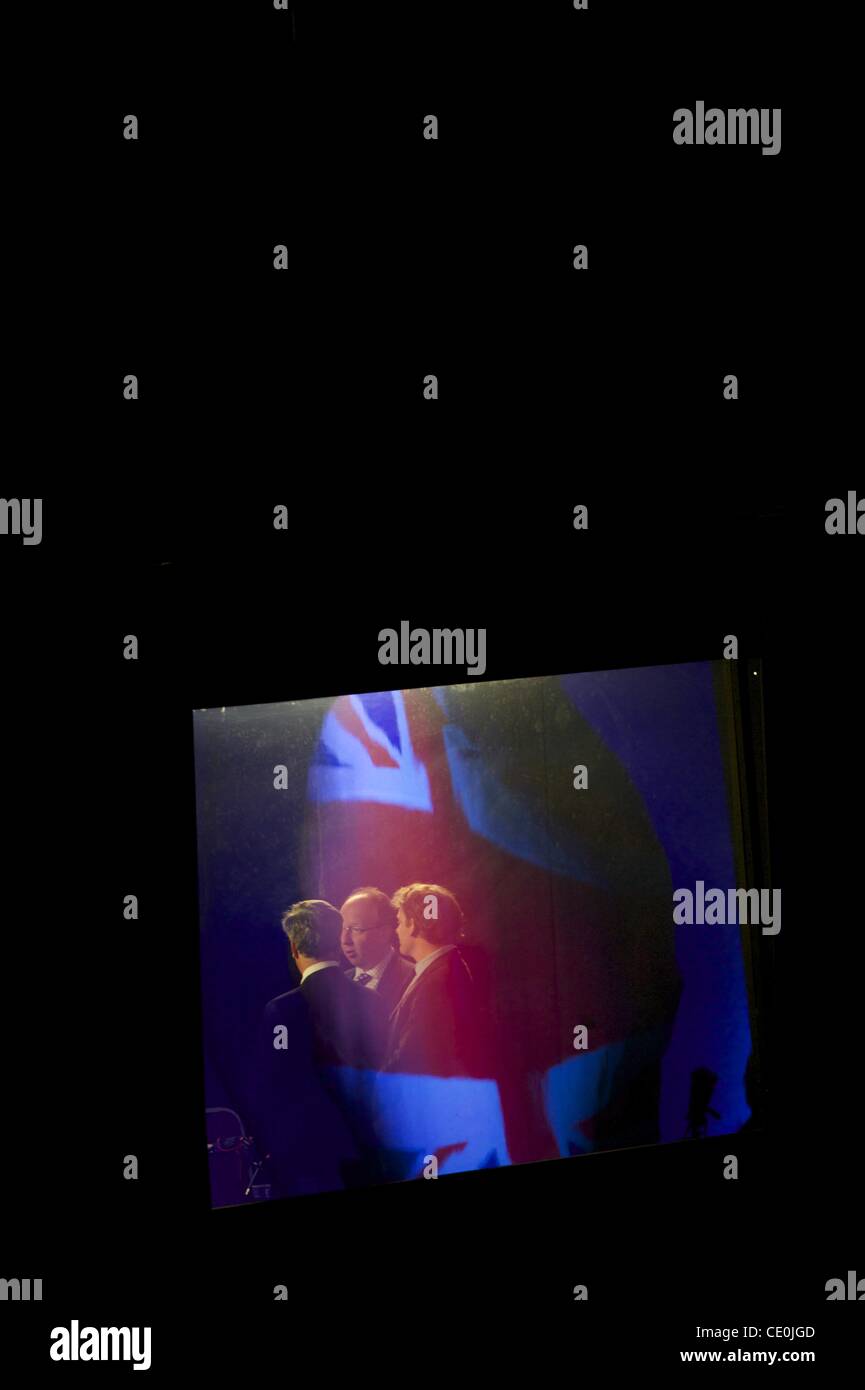 Uk commentators hi-res stock photography and images - Alamy