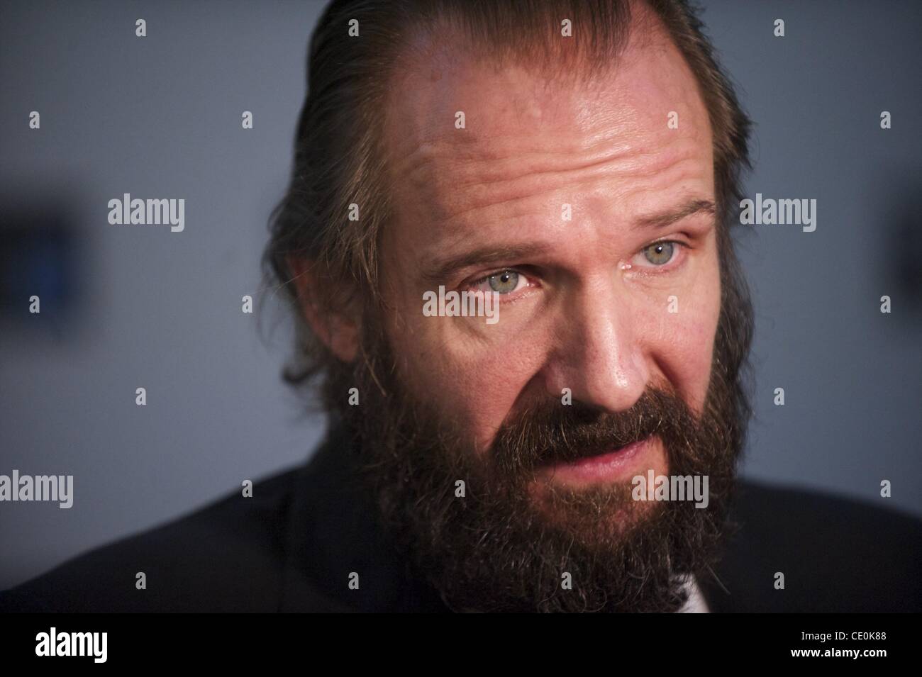 London england uk ralph fiennes hi-res stock photography and images - Alamy