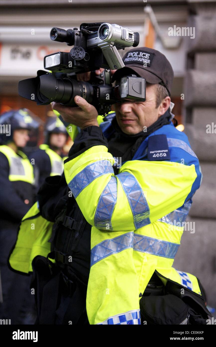 Police photographer hi-res stock photography and images - Alamy