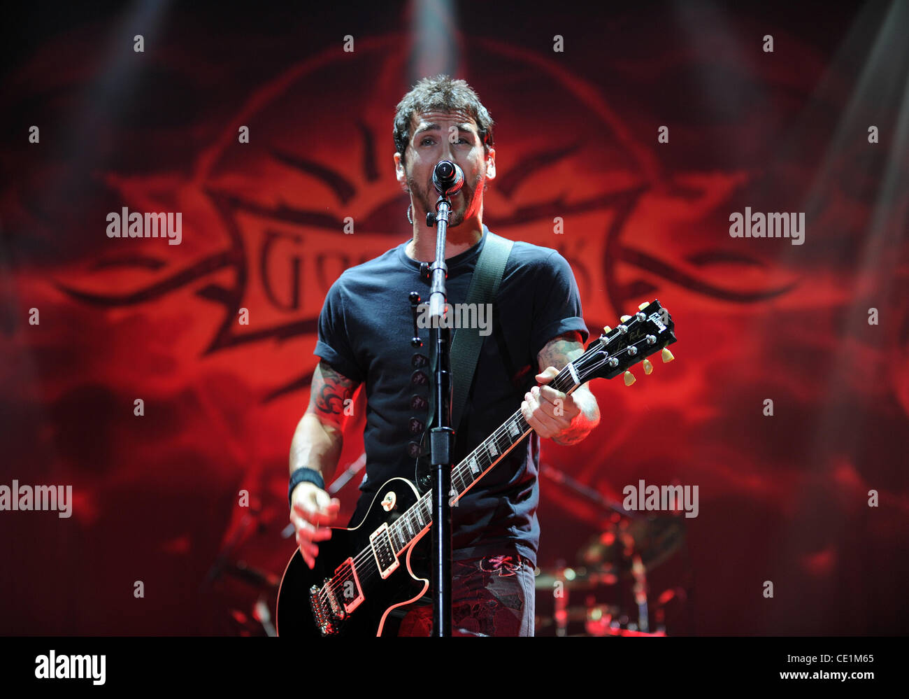 Aug. 10, 2011 - Dallas, Texas, U.S - Lead Singer Sully Erna of the ...