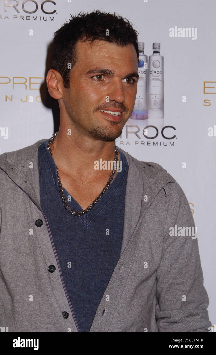 Sept. 16, 2011 - Hollywood, California, U.S. - Tony Dovolani attends ...
