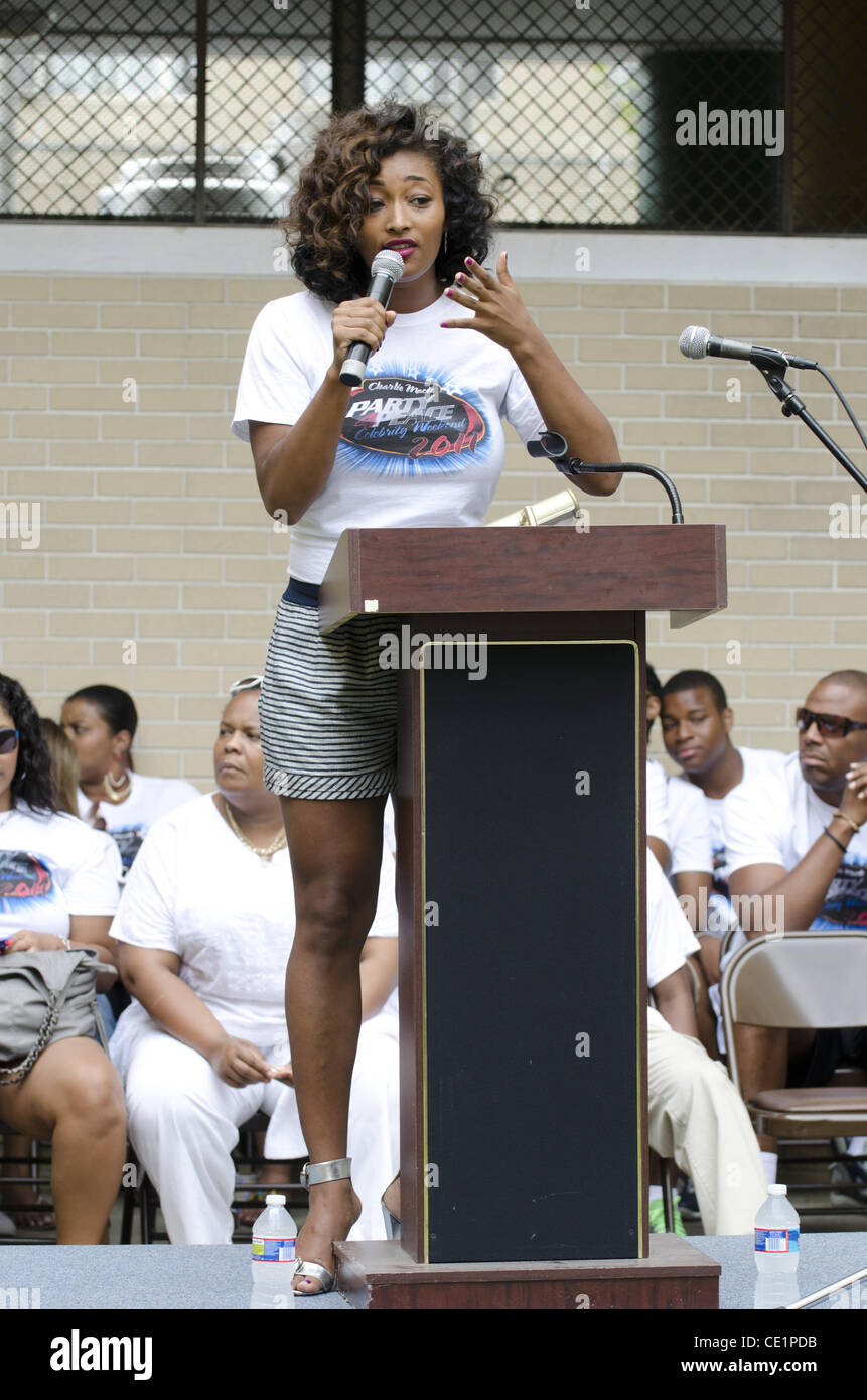 Former americas next top model hi-res stock photography and images - Alamy