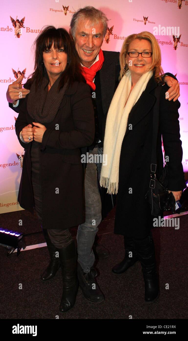 Carolin Fortenbacher, Ted Linow and Jane Comerford at "Sheketak ...