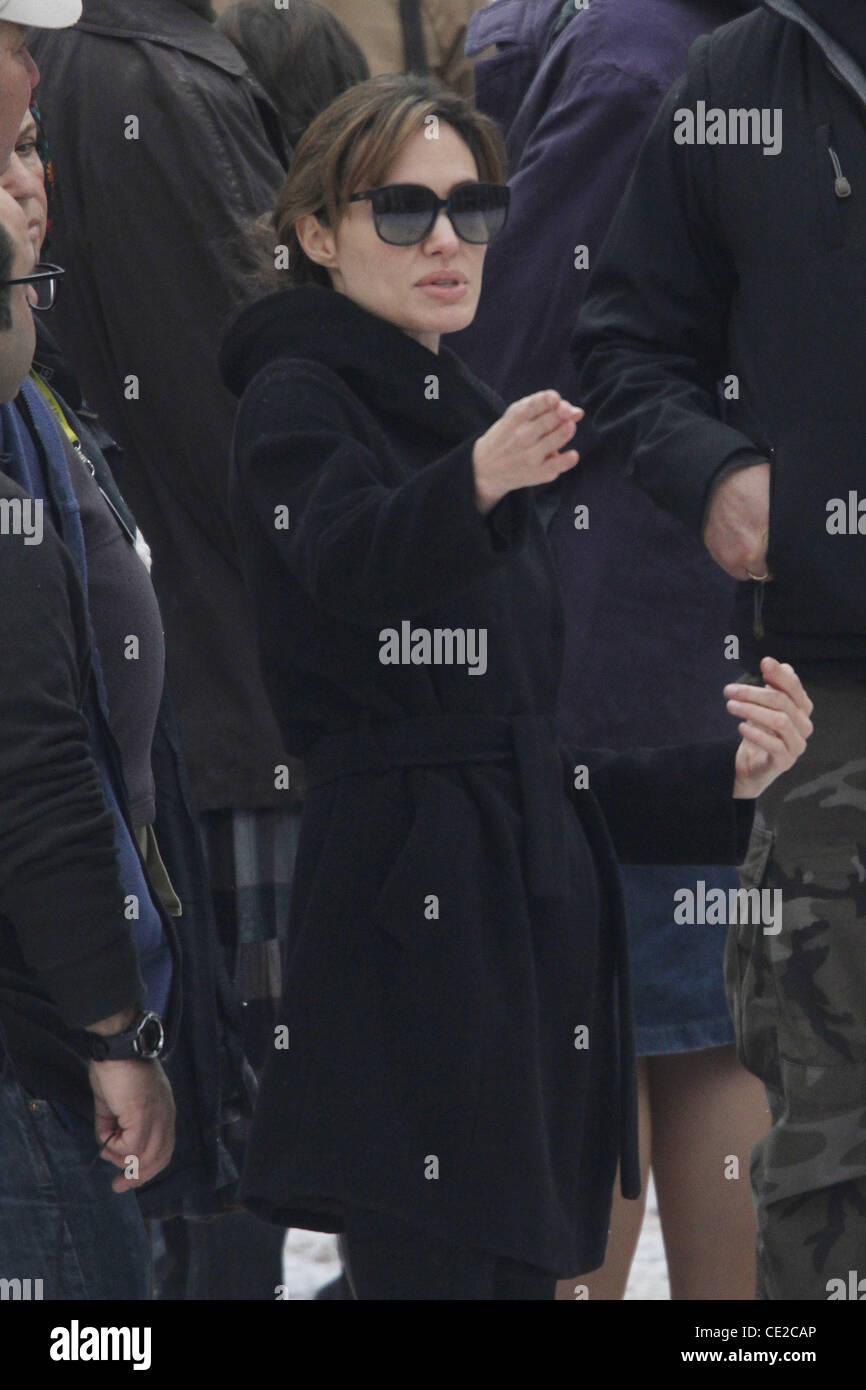 Angelina Jolie on the set of her directorial debut "United Love Story ...