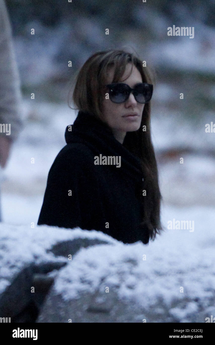 Angelina Jolie appears thoughtful on the Set of her directorial debut ...