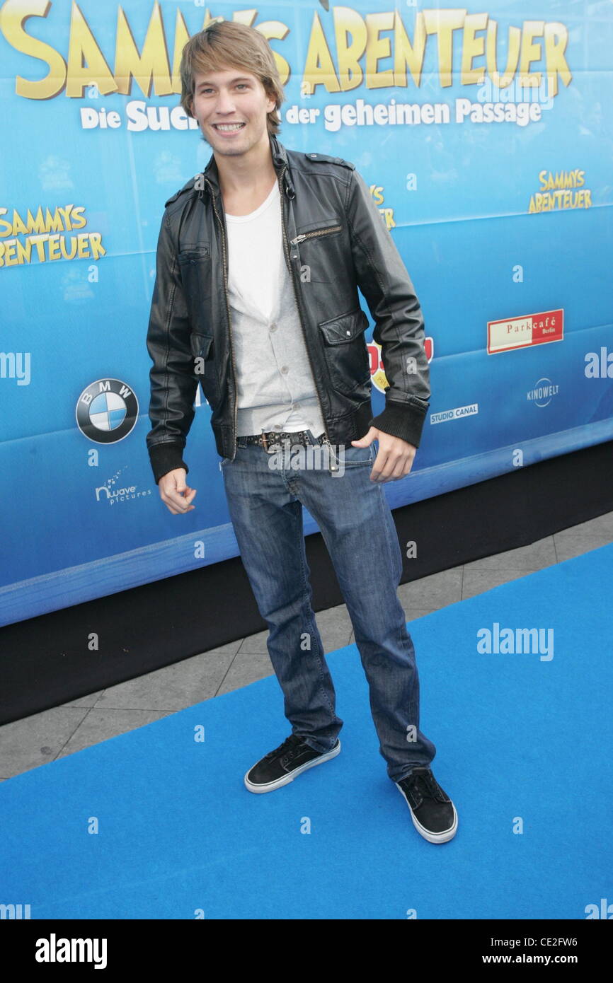 Raul Richter at the premiere of 'Sammys Abenteuer' at Cubix movie ...