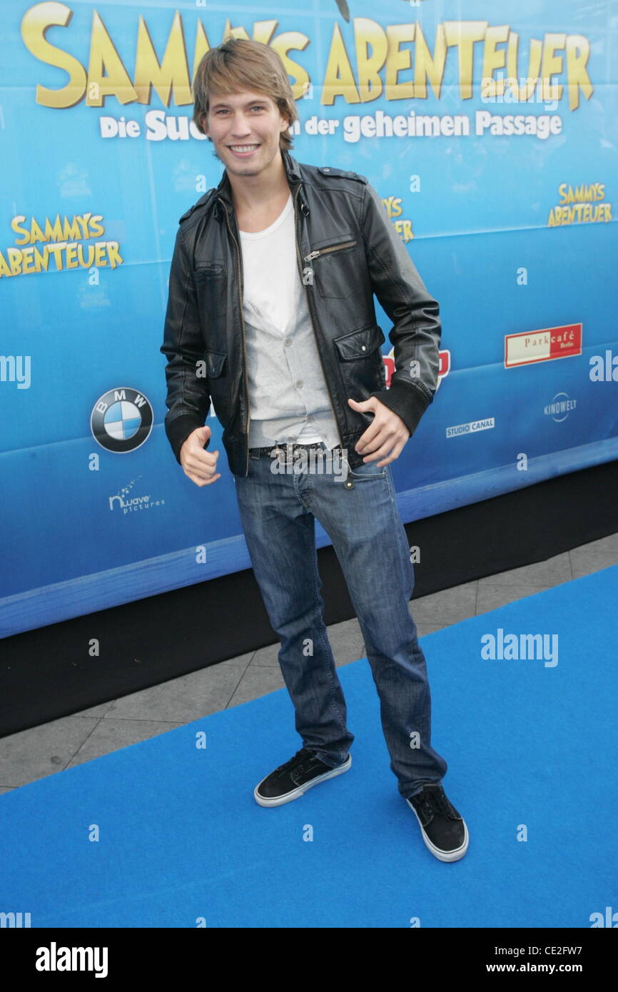 Raul Richter at the premiere of 'Sammys Abenteuer' at Cubix movie ...