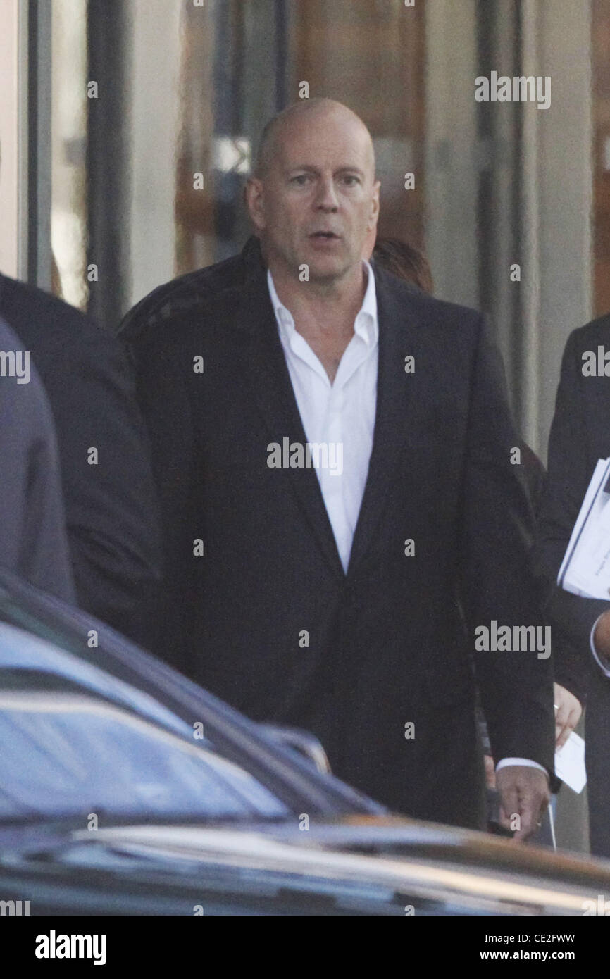 Bruce willis leaving axel springer hi-res stock photography and images ...