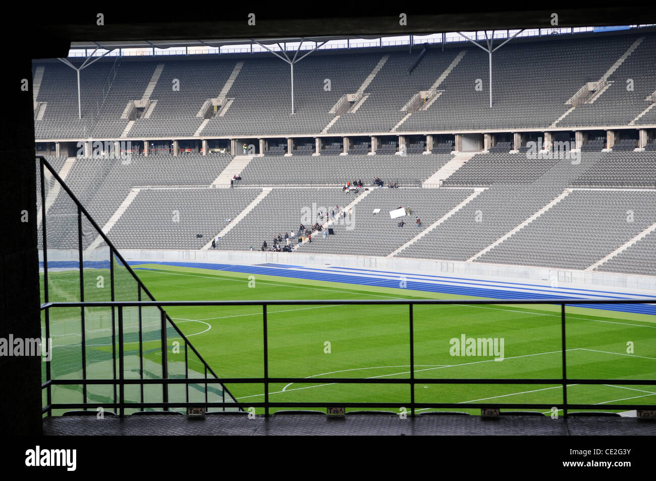 Atmosphere on the set of Shahrukh Khan's new movie at the Olympic ...