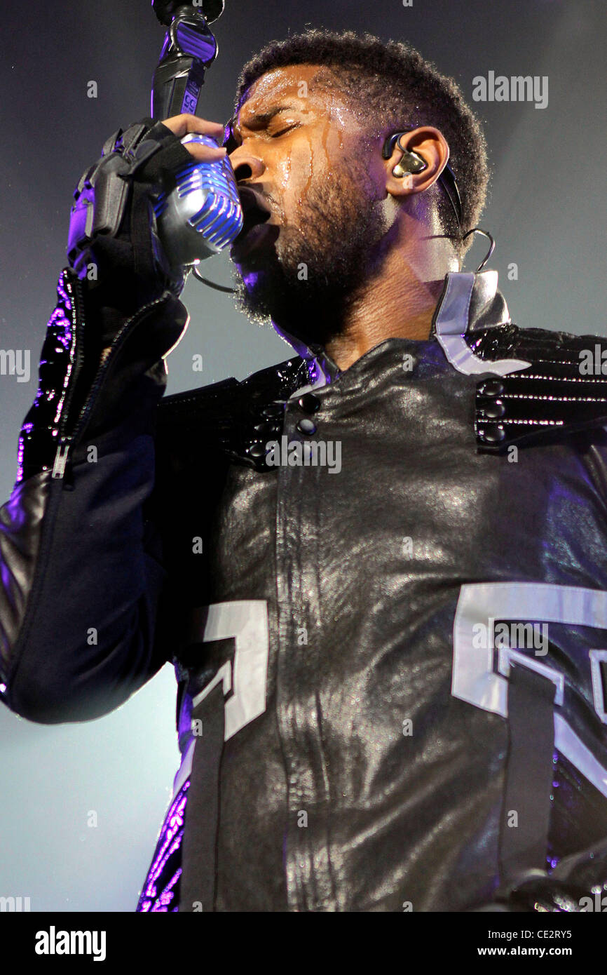Usher performing at the National Indoor Arena (NIA) Birmingham, England ...