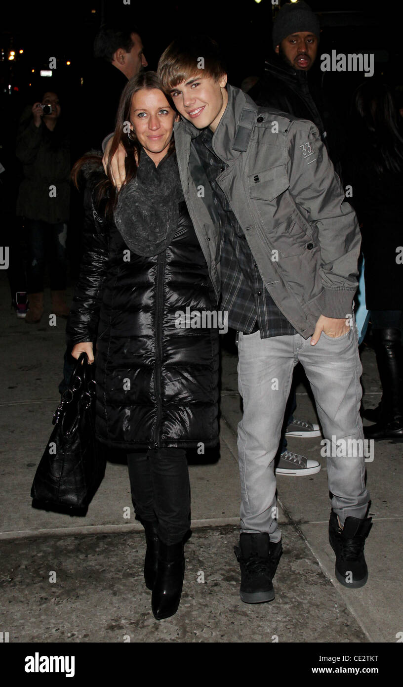 Justin Bieber with his mother Pattie Mallette Celebrities at The Ed ...
