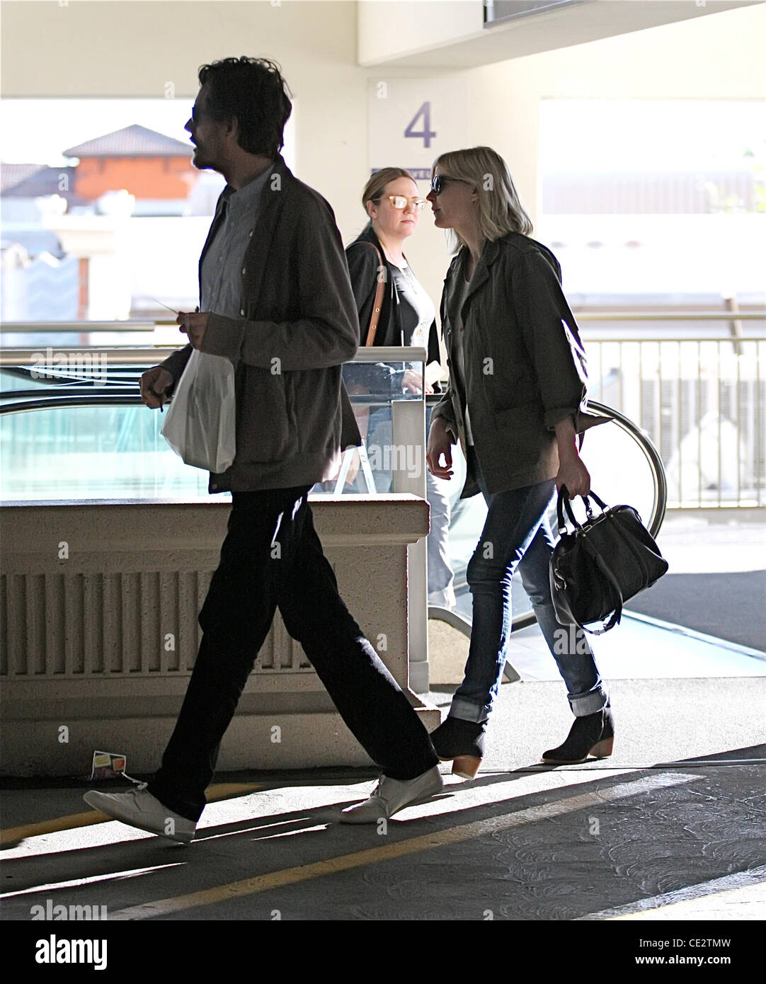 Kirsten Dunst and Jason Boesel shopping at the Apple Store at The Grove ...