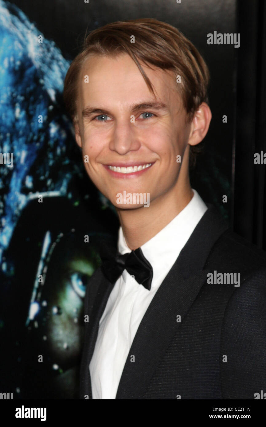 Rhys Wakefield Los Angeles premiere of 'Sanctum' at Grauman's Chinese ...