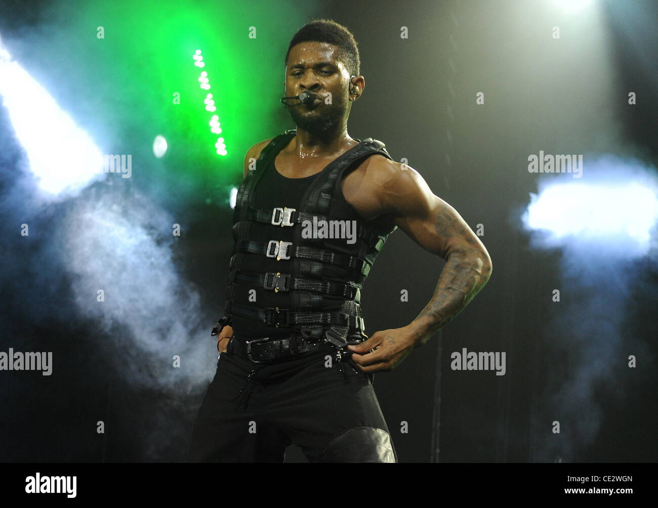 Usher in concert london hi-res stock photography and images - Alamy