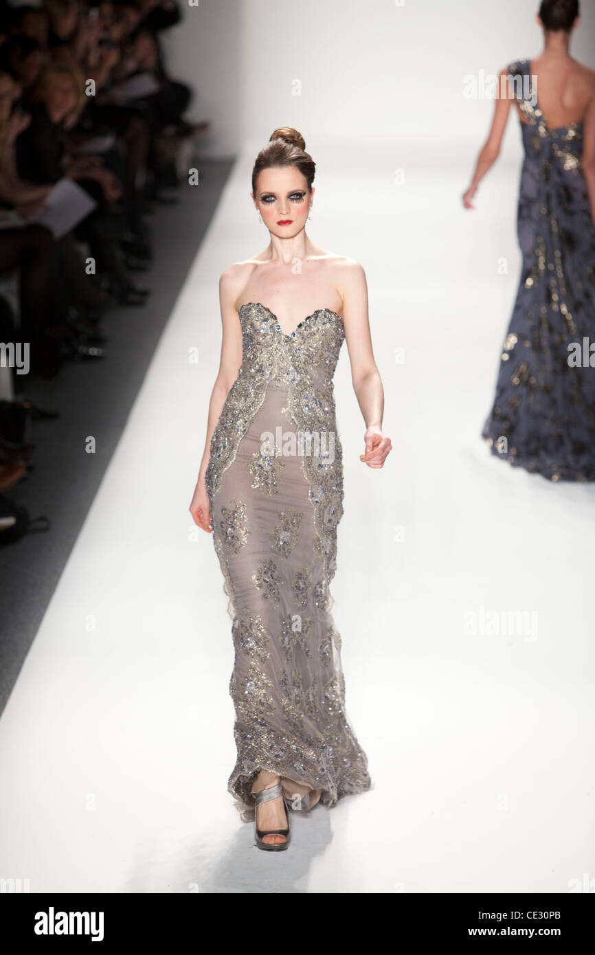 Model Mercedes-Benz IMG New York Fashion Week Fall 2011 - Kati Stern ...