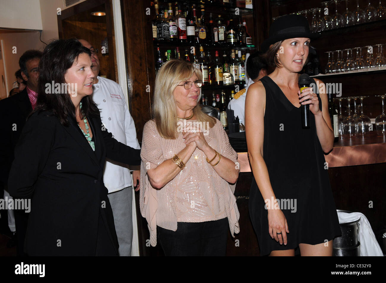 Nancy Sinatra poses with her daughters A.J. Lambert and Amanda Erlinger ...
