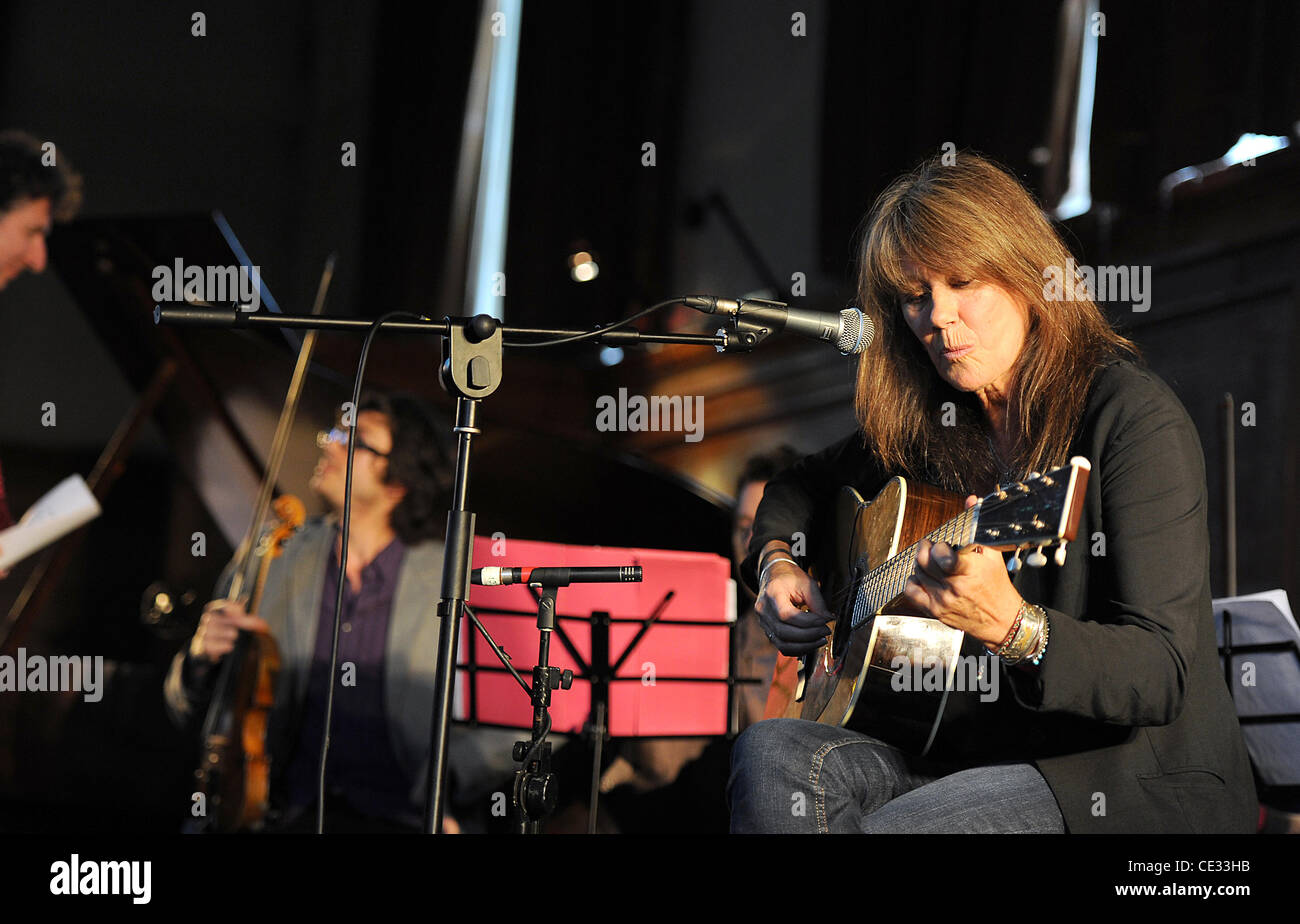 Singer Vashti Bunyan performing live at the Robert Kirby Memorial ...